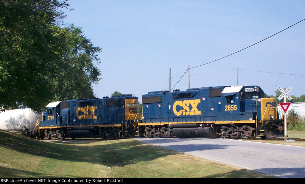 CSX 2655 AND 2779 (GP38-2)